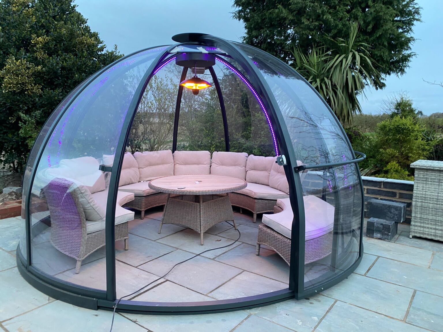 Royal Domes - Outside Space Solutions